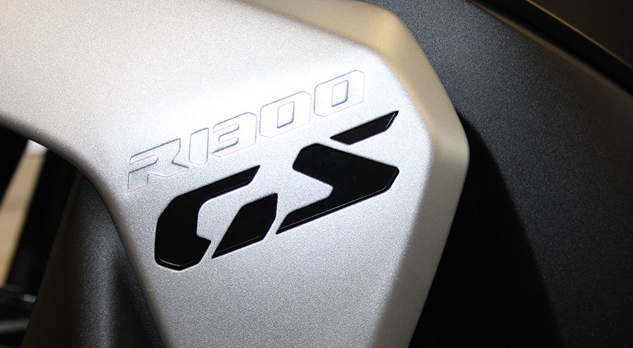 Colored background for the lateral GS logo for BMW R1300GS | Motorcycle ...